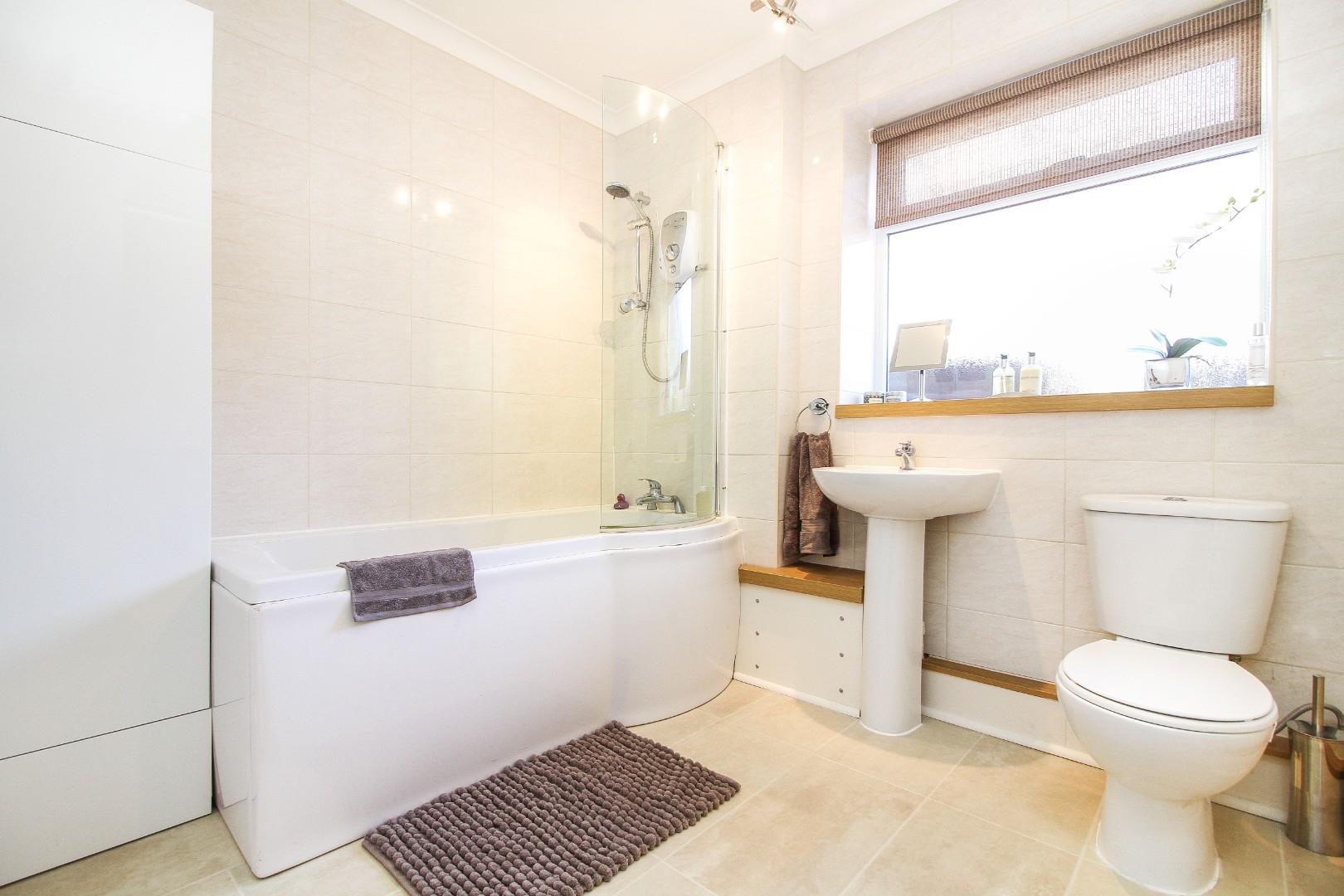 Miller Lane, Nottinghamshire NT9 0KL – Rare & Desirable